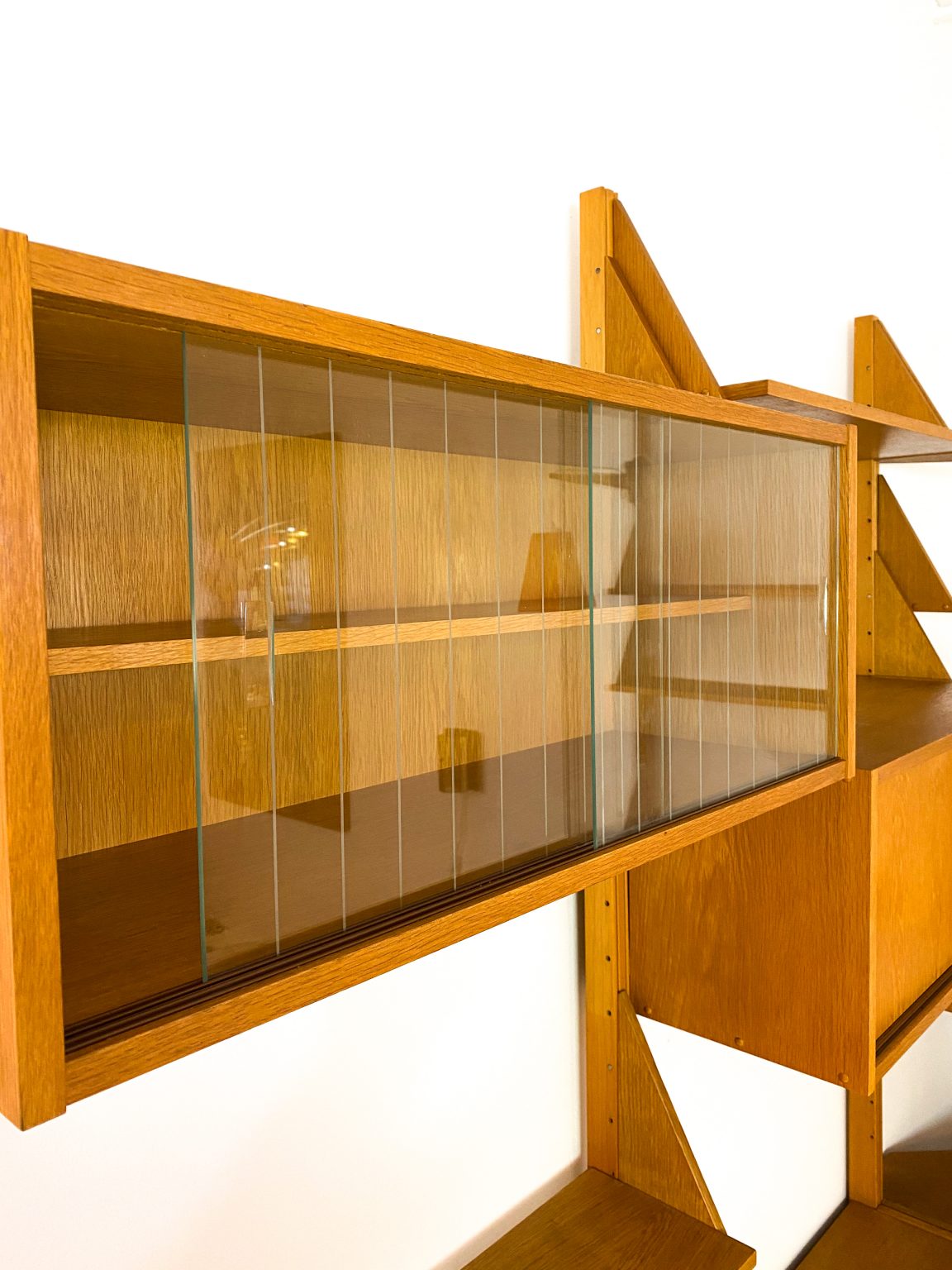 Hyllsystem i ek • Reformfurniture