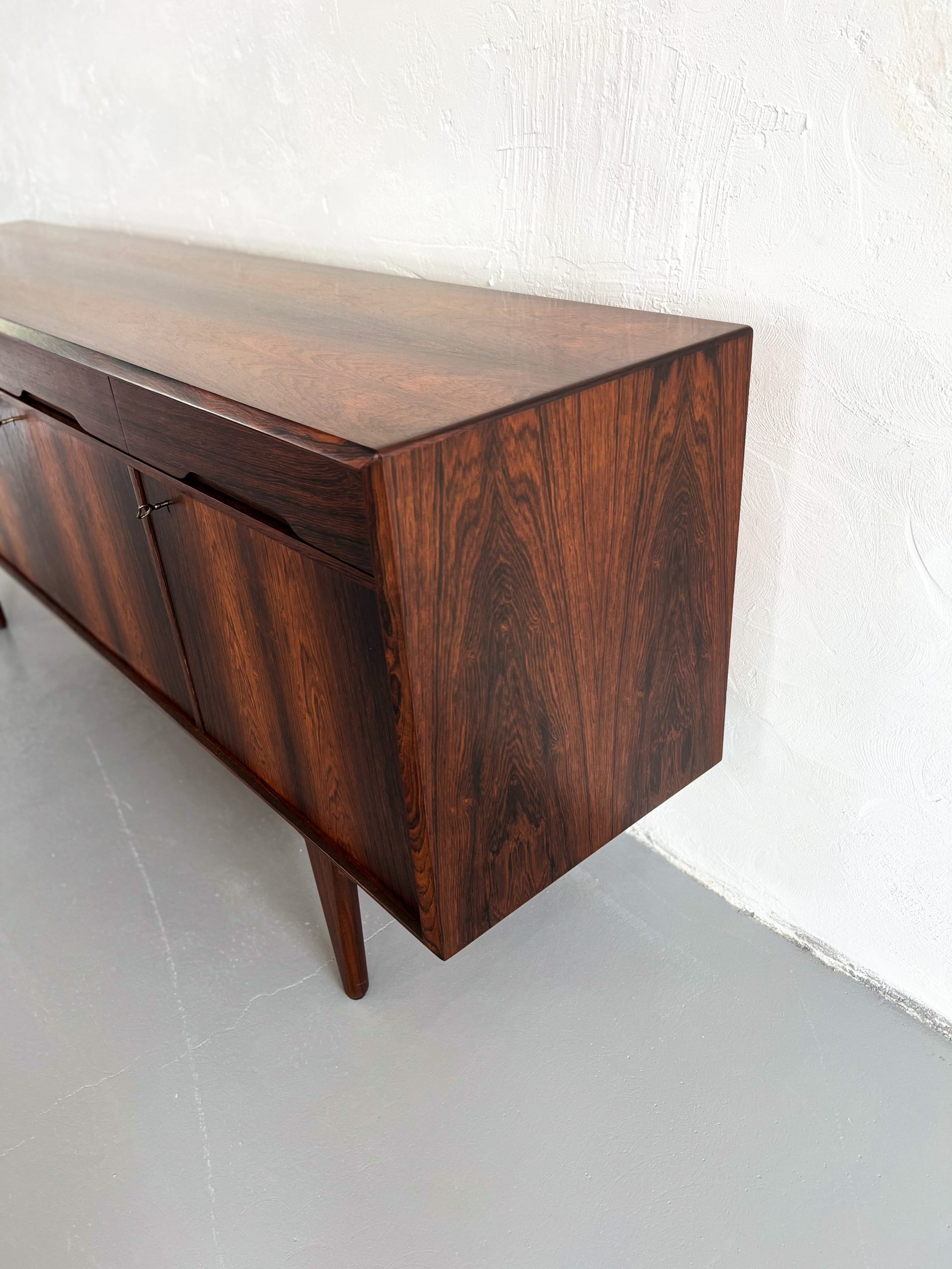 Norskt sideboard • Reformfurniture