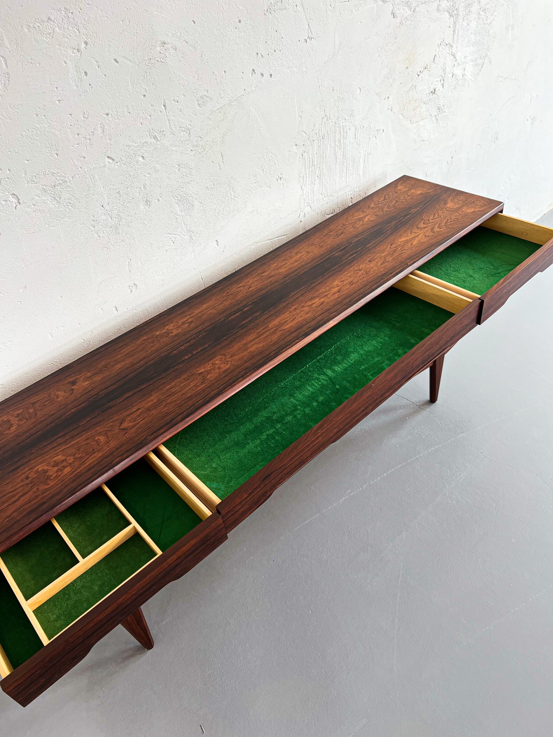 Norskt sideboard • Reformfurniture