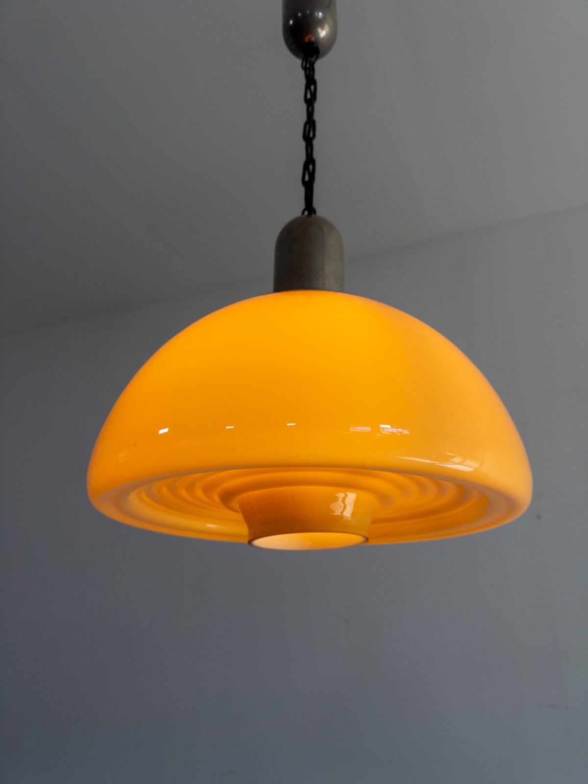 Tyskland 70-tal Taklampa i gult glas • Reformfurniture